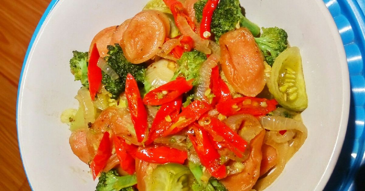 Resep Brokoli Sosis Saos Tiram oleh Yohana Kristi - Cookpad