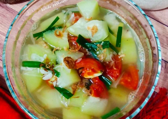 Resep Sayur Bening Labu Air oleh Bunda Pashalenko - Cookpad
