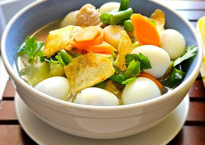 Resep Sup ayam telur puyuh.. segar dan praktis oleh Dewi Febriani - Cookpad