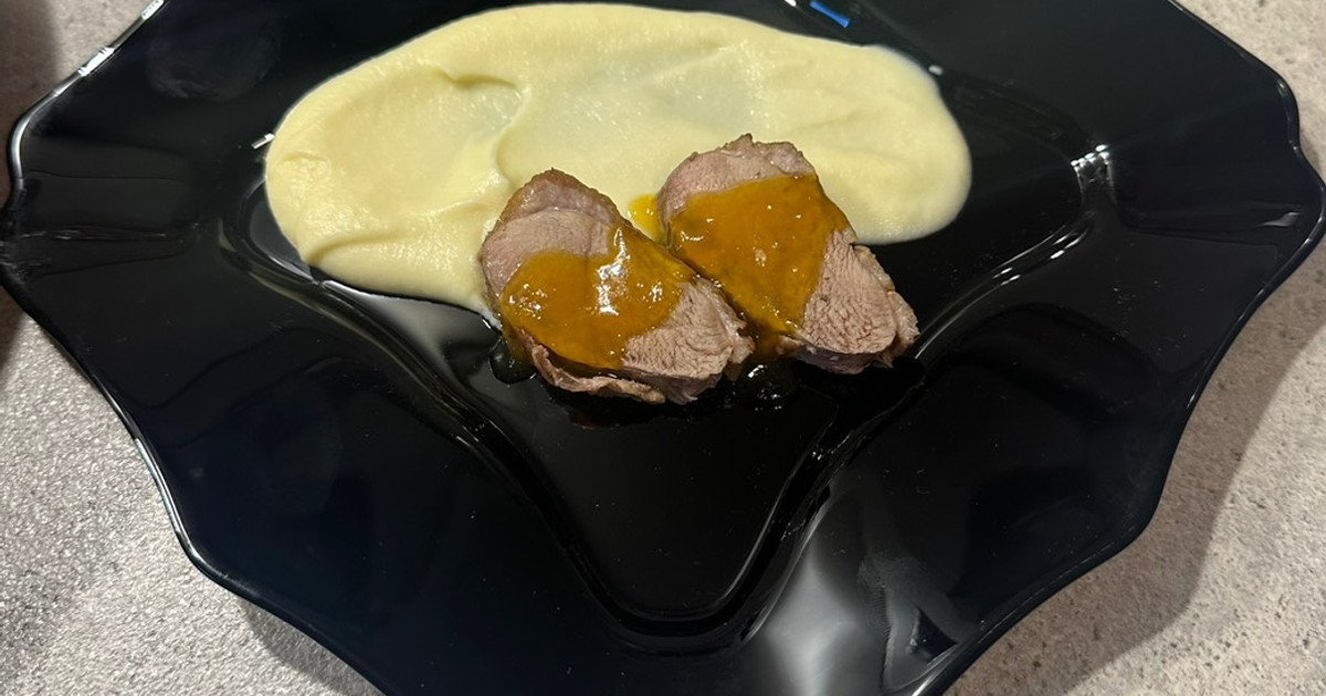 Piept De Rata Cu Sos De Portocale și Piure De Telina Si Cartofi, rețetă ...