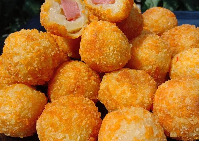 Resep Bola-bola Kentang Sosis oleh Khoirun Nisak - Cookpad