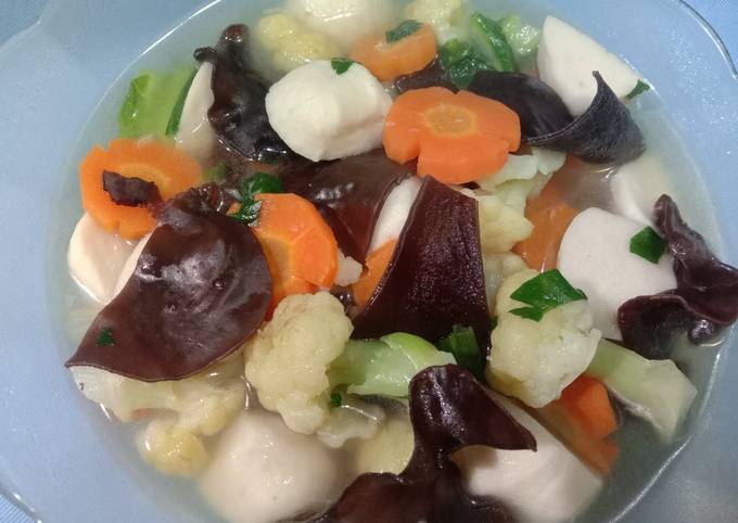 Resep Sup Jamur Kuping Bakso Ikan oleh Nisa Halimah - Cookpad