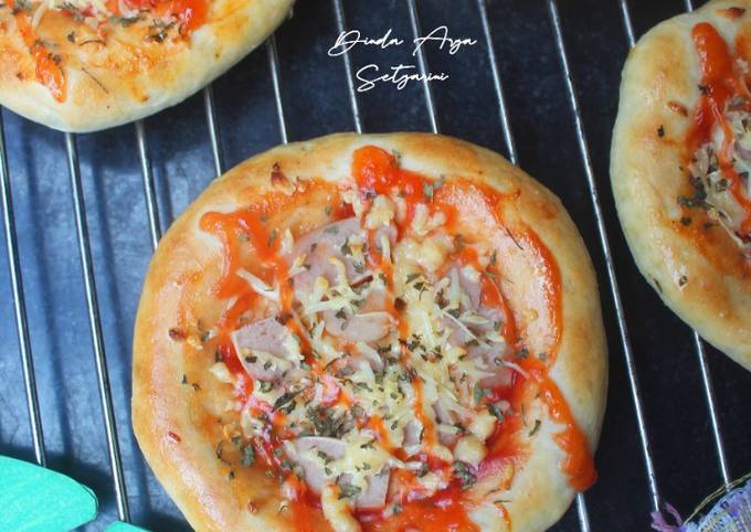Resep Pizza Mini oleh Dinda Arya Setyarini - Cookpad