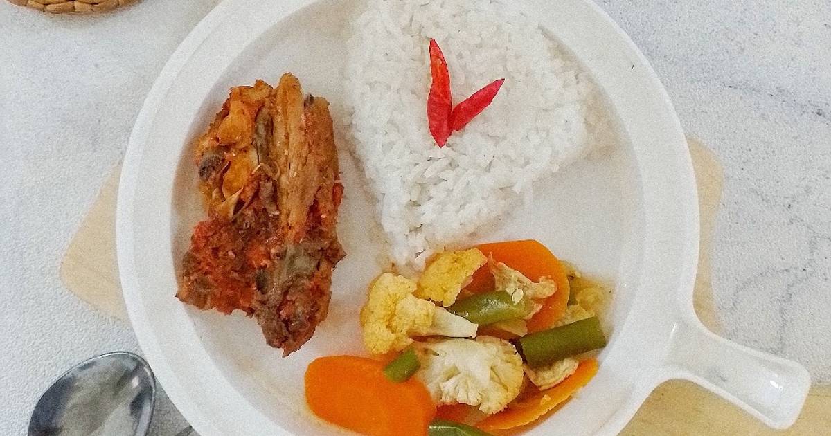 Resep Isi Piringku : Nasi Ayam Goreng Capcay Anggur oleh Novi Oppie ...