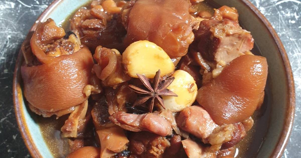 Resep Kaki babi/cukiok oleh Menurumahan - Cookpad