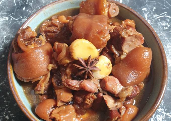 Resep Kaki babi/cukiok oleh Menurumahan - Cookpad