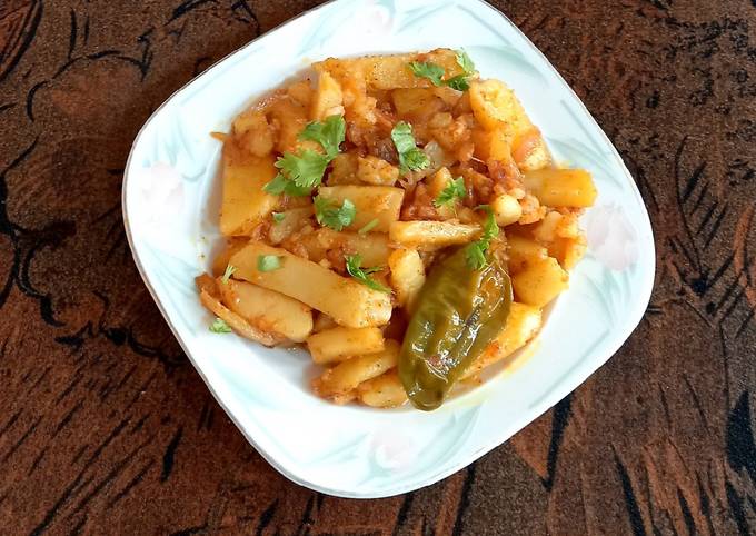 5 Ingredient Fried Potato strips 🥔🥔🧅 Recipe by Kulsoom Bukhari - Cookpad