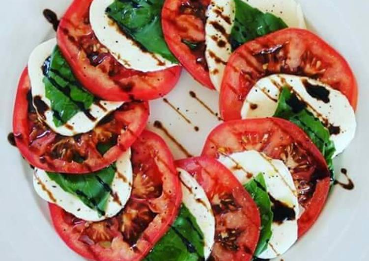 Salada Caprese Receita por Giovane de Melo (Guerreiro) - Cookpad