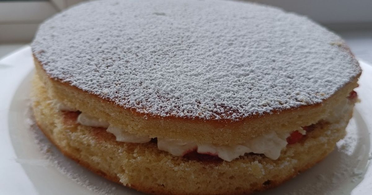 Victoria Sponge Recipe by chef.joana - Cookpad