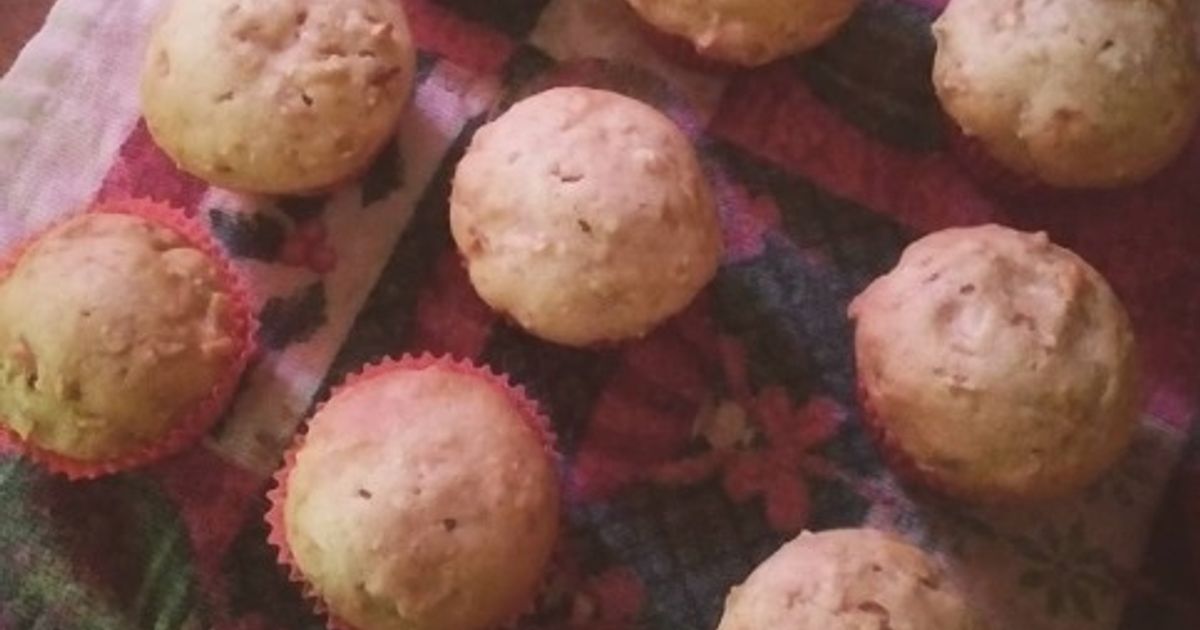Warm And Toasty Applesauce Muffins Recipe By Emily B.