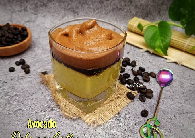 Resep Avocado Dalgona Coffee oleh Mrs.Tans |IG : @tans.erni - Cookpad