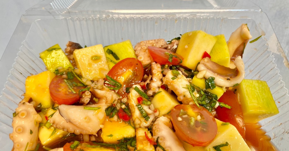 Cách Làm Món Bạch Tuộc Sốt Thái Mix Xoài Non của Nancy Nguyễn - Cookpad