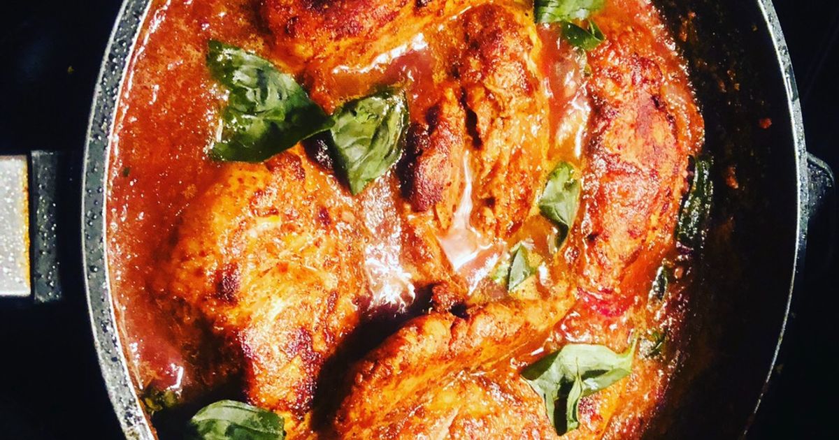Spicy, Succulent Chicken Breasts In A Tomato And Red Wine Sauce Recipe ...