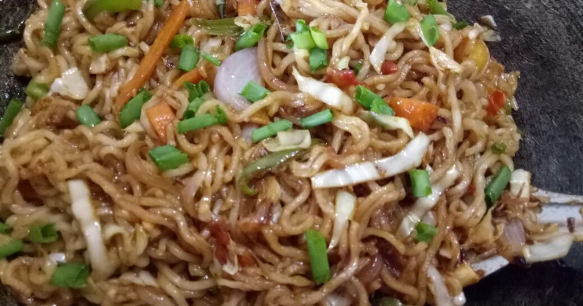 Chinese Style Maggi Recipe by Mohini Gupta - Cookpad