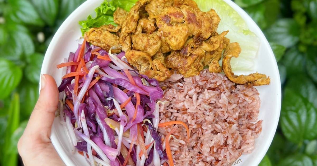 สูตร ข้าวหมูขมิ้นกับผัดผักรวม โดย lhin - Cookpad