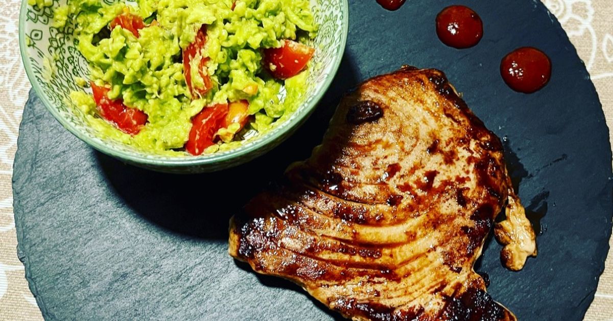 Atún Rojo Marinado Con Guacamole 🥑 Y Salsa Siracha Receta de Cocina con ...