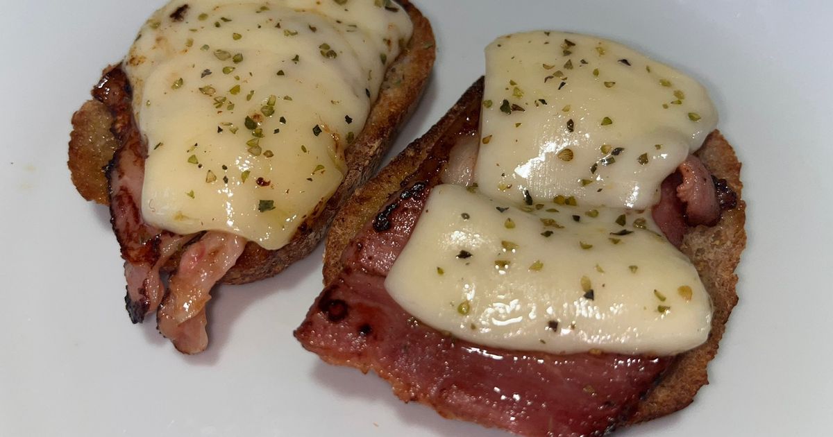 Garlic Bread With Ham And Cheese Recipe By Patricia