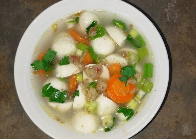 Resep Sop Bakso Ikan oleh Widjie Astuti - Cookpad