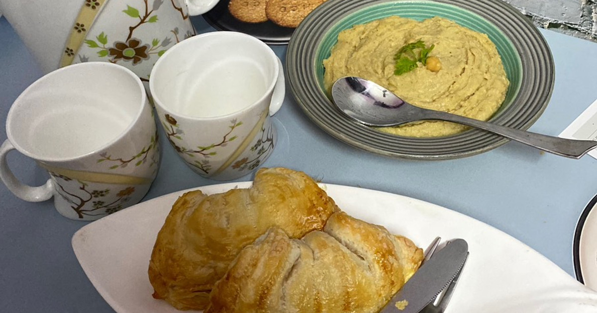 Bhetki Hummus Shell Puff Recipe by ayndrila dutta - Cookpad