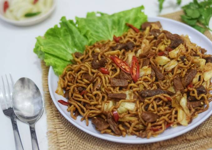 Resep Mie Goreng Rendang oleh kreasivinagoest - Cookpad