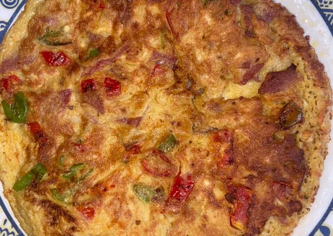 Resep Pizza Mie smoked beef oleh Zen" kitchen - Cookpad