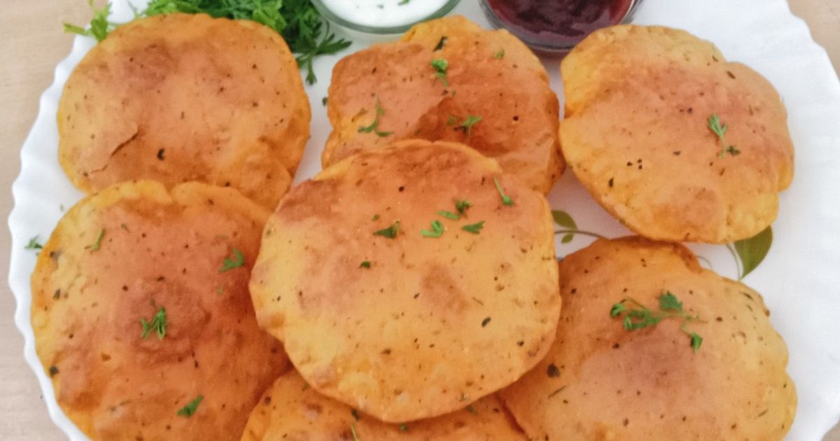 Poori With Left Over Cooked Dal Recipe by Tasty Veg Cooking - Cookpad