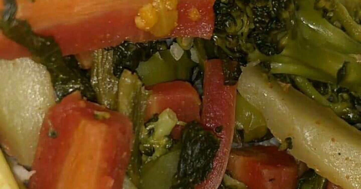 Carrot Broccoli Pickle Recipe by radhika kapoor - Cookpad