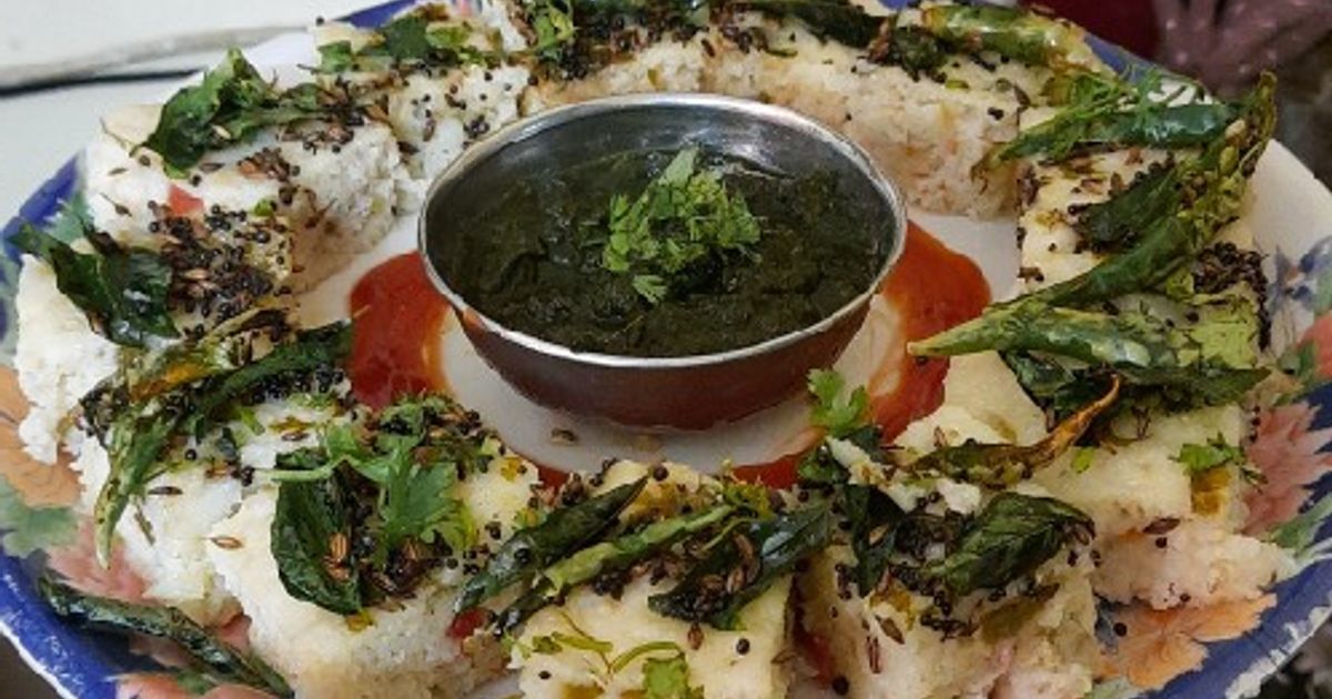 Sooji Rava Mixed Vegetables Dhokla Recipe by Varsha Narayankar - Cookpad