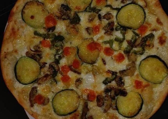 Pizza de verduras Receta de Monika Aparicio- Cookpad