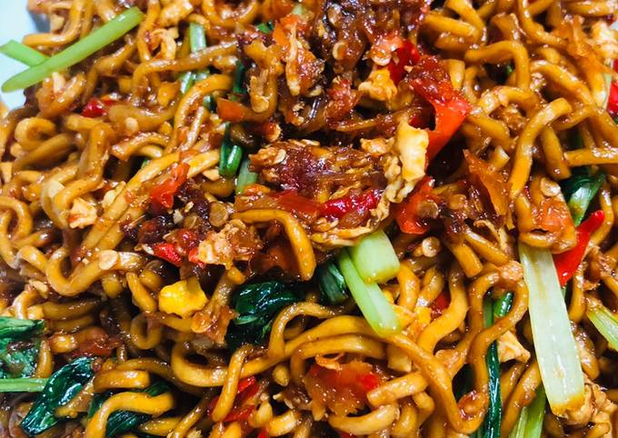 Resep Mie mecek-mecek simple oleh Hira Try Farizza - Cookpad