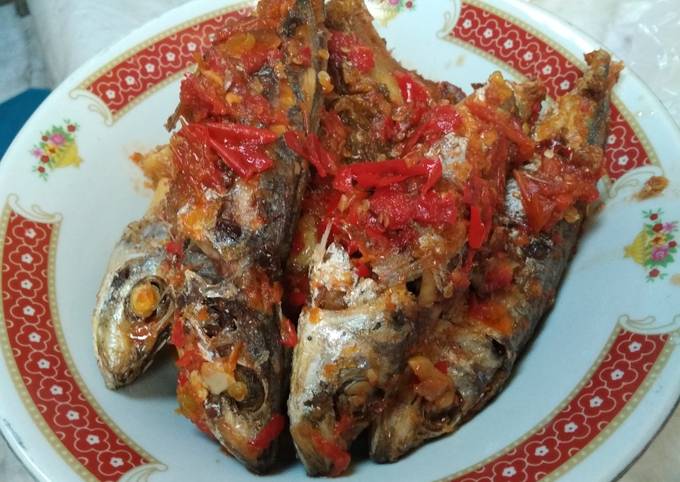 Resep Balado ikan bandeng oleh Isti urani - Cookpad