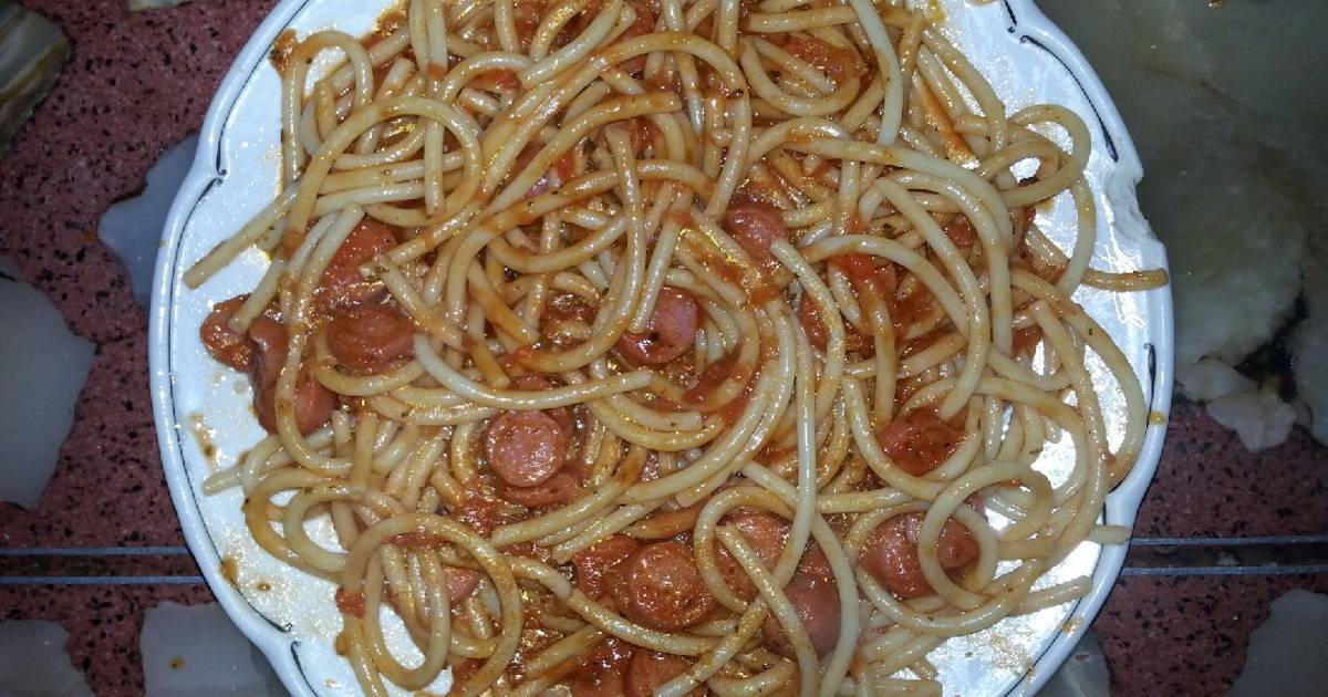 Fideos con tuco de salchichas Receta de Walter Guiaz- Cookpad