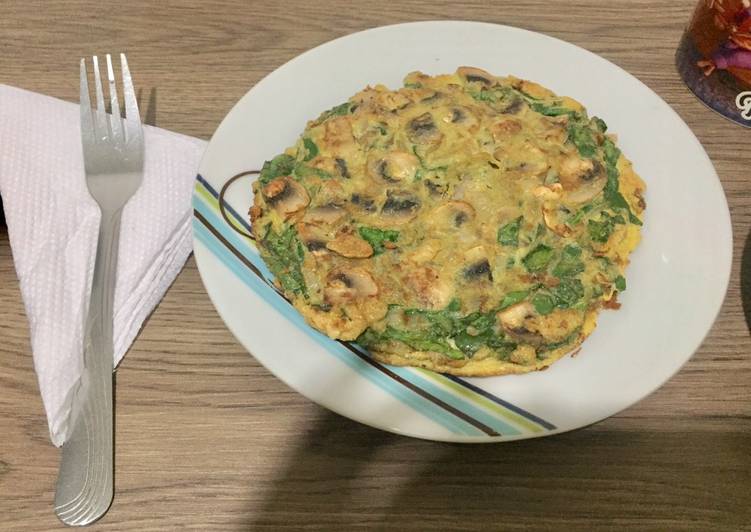 Omelette de espinaca, cebolla y champiñones Receta de Sara Clavijo Jiménez- Cookpad