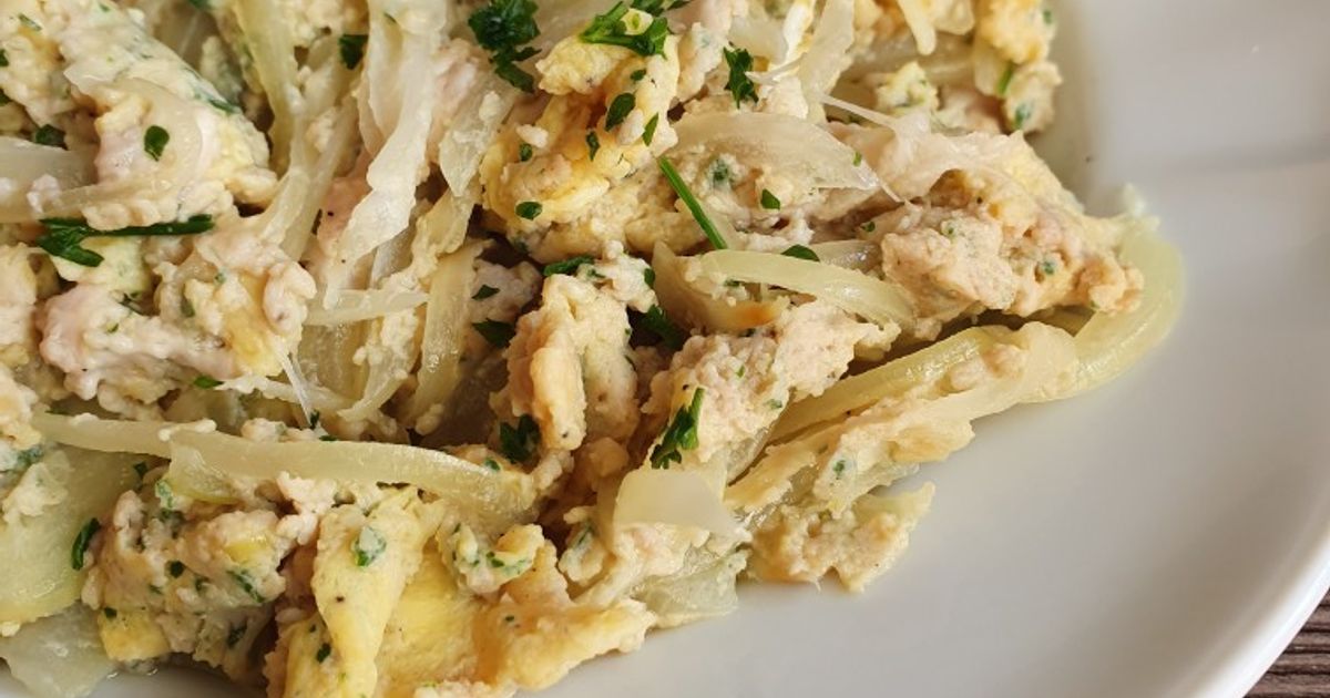 Creier De Porc Cu Ceapă și Ouă, rețetă de Camelia Fechete - Rețete Cookpad