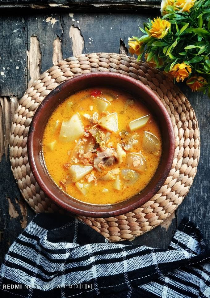 Resep Samgor Pepaya Kulit Sapi oleh Widjie Astuti - Cookpad