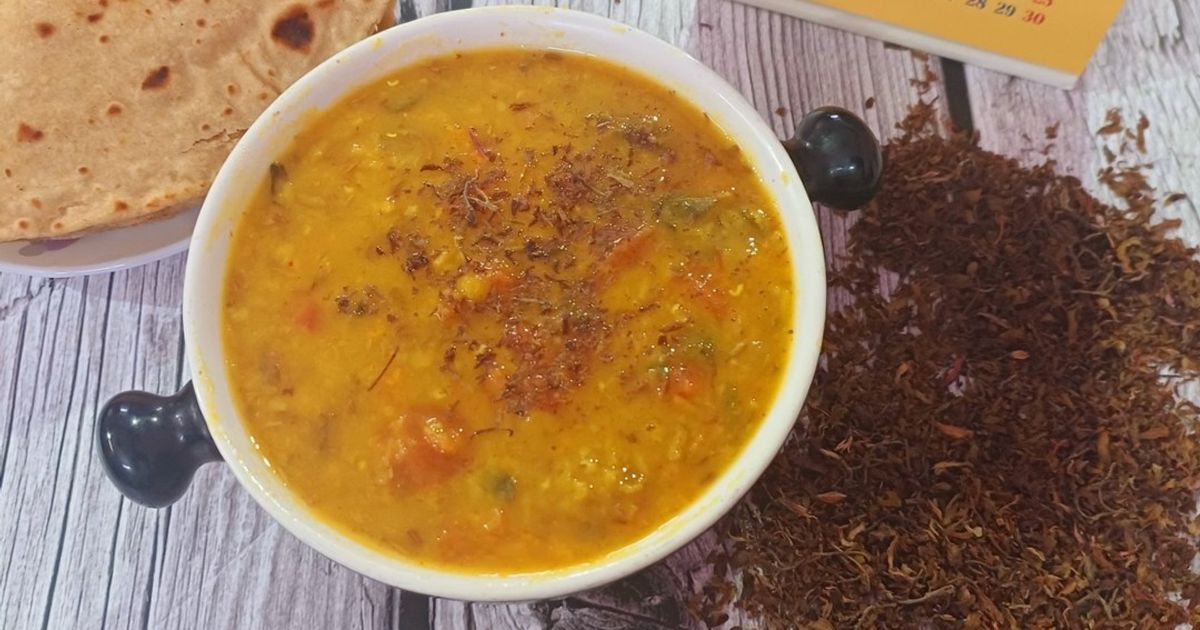 Hyderabadi Chugur Khatti Daal Or Tender Tamarind Leaves Khatti Daal For ...