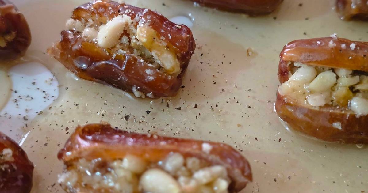 Roman stuffed dates Recipe by Sarvat Hanif - Cookpad