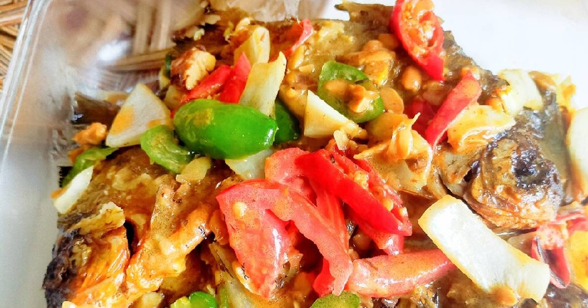 Resep Bawal hitam bumbu tauco oleh Chiensyn Kuliner - Cookpad