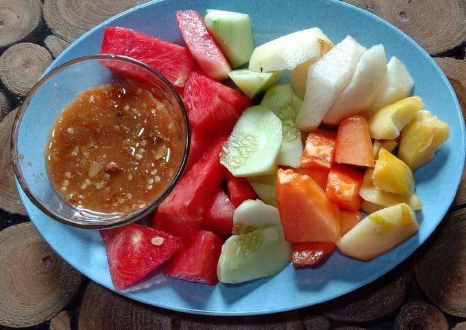 Resep Rujak buah oleh Bund Ersya - Cookpad