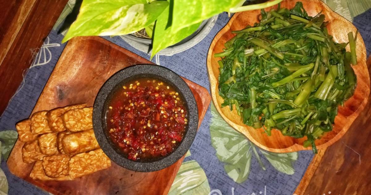 Resep Plecing kangkung / rujak kangkung oleh Danila Ila - Cookpad