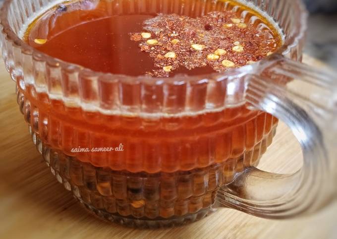 Garlic Chilli oil Recipe by Saima Sameer Ali - Cookpad
