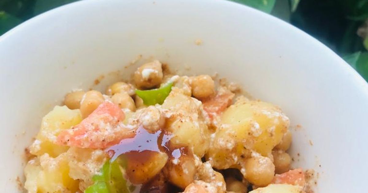 Aloo Chana Chat Recipe by Zobia Sajjad - Cookpad