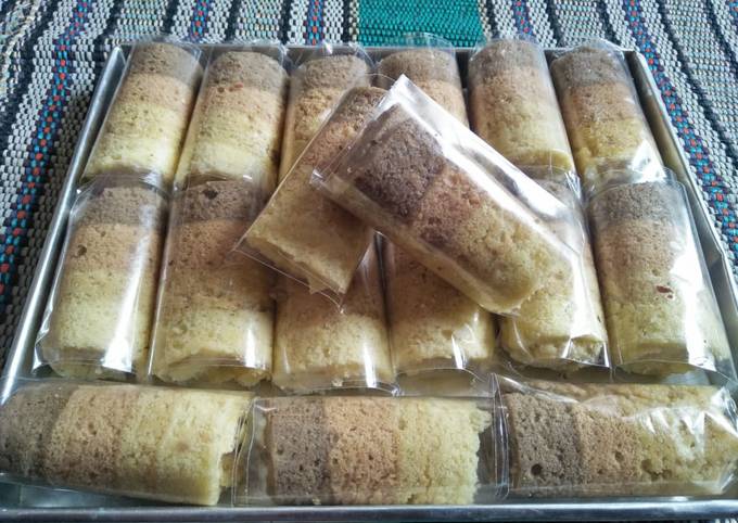 Resep Bolu gulung mini coklat moka oleh Ndari Anka - Cookpad