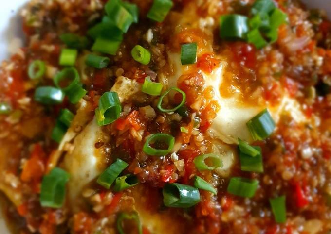 Resep Telur Ceplok Chili Padi oleh Tina Hasbie - Cookpad