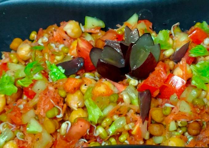 Mix sprouts vegetables salad Recipe by Alefiya Tunkiwala - Cookpad
