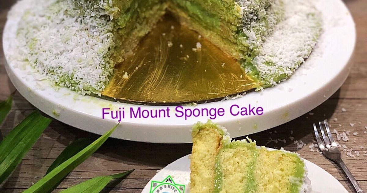 Sponge Cake With Pandan Coconut Pastry Cream (Fuji Mountain Sponge Cake ...