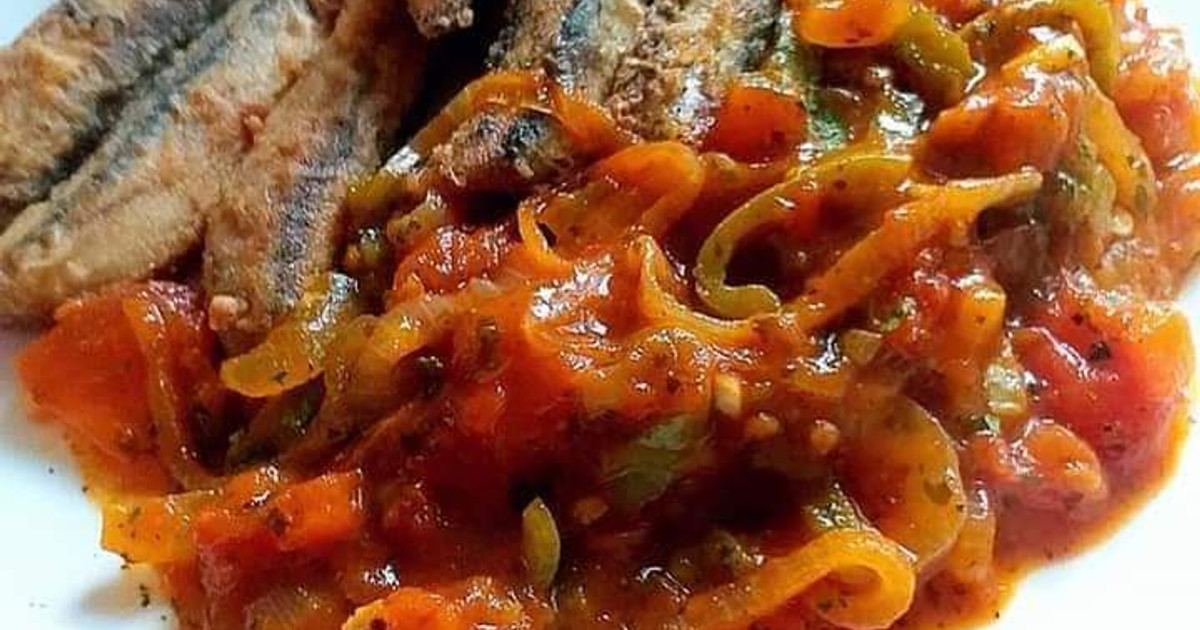 Manitas De Boquerones Fritos Con Charmela De Tomates Receta de Alexis ...