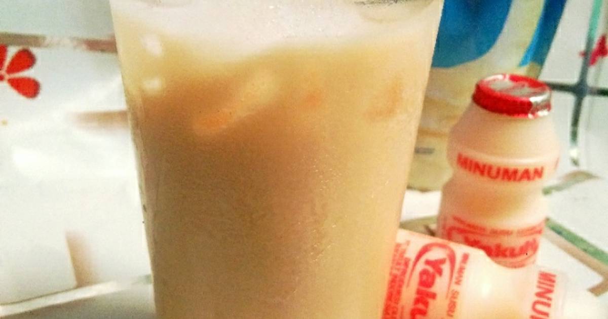 Resep Es teh susu + Yakult oleh Nyanyah - Cookpad
