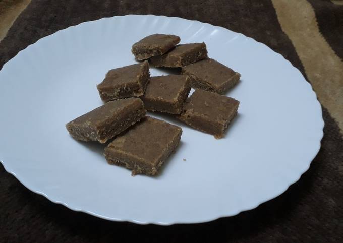 Sukhdi Recipe by Bijal Thaker - Cookpad