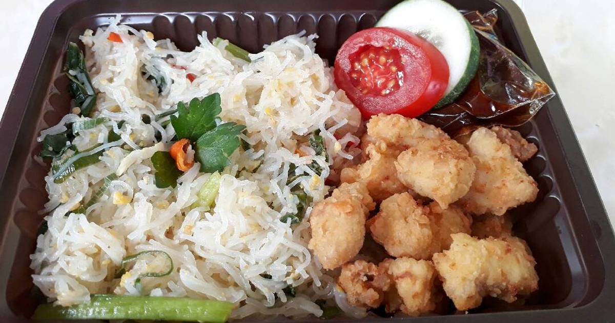 Resep Bento mie dan ayam crispy oleh Tifany - Cookpad